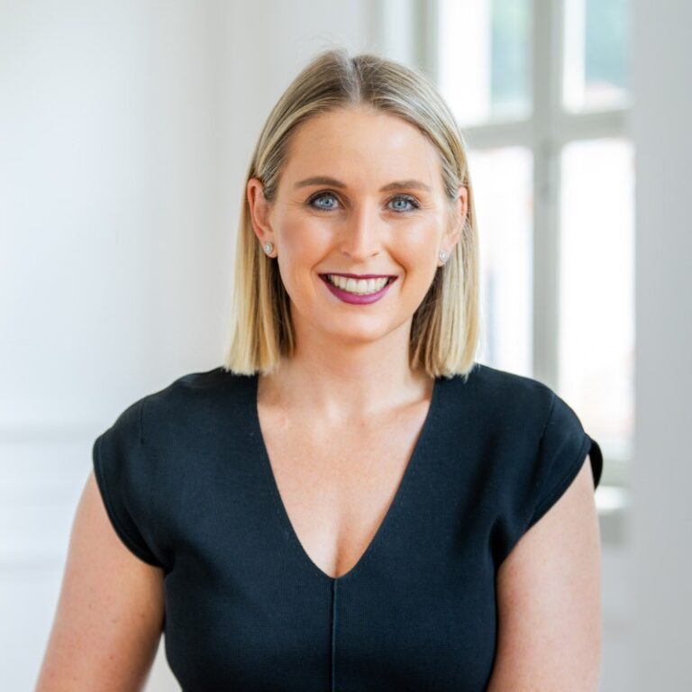 UiPath unveils AI features in traditional Chinese, new family of LLMs ...